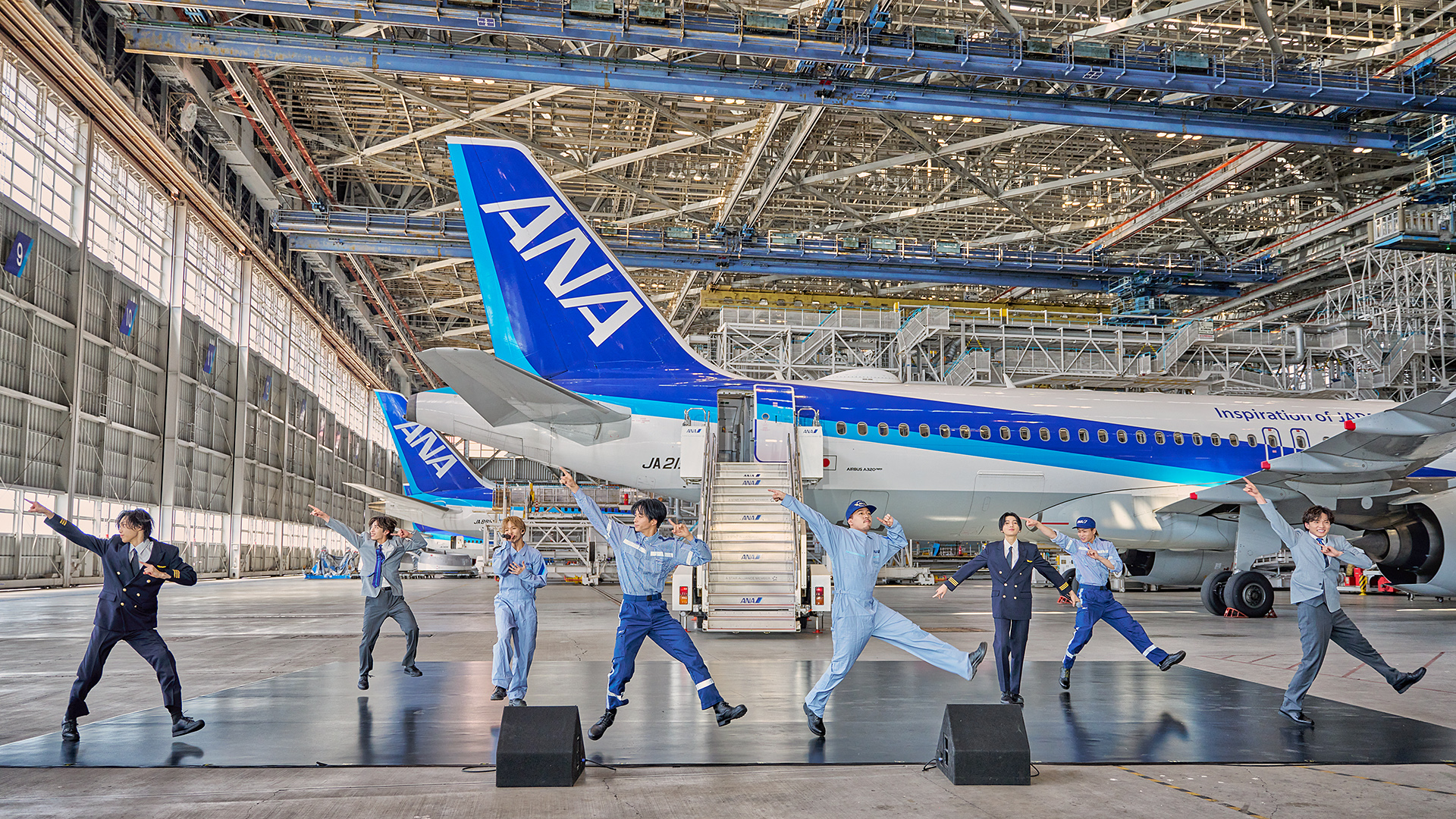 【ANA】〈取材〉FANTASTICSとコラボレーション A320neoを前に新曲歌唱！ - Aviation Picks