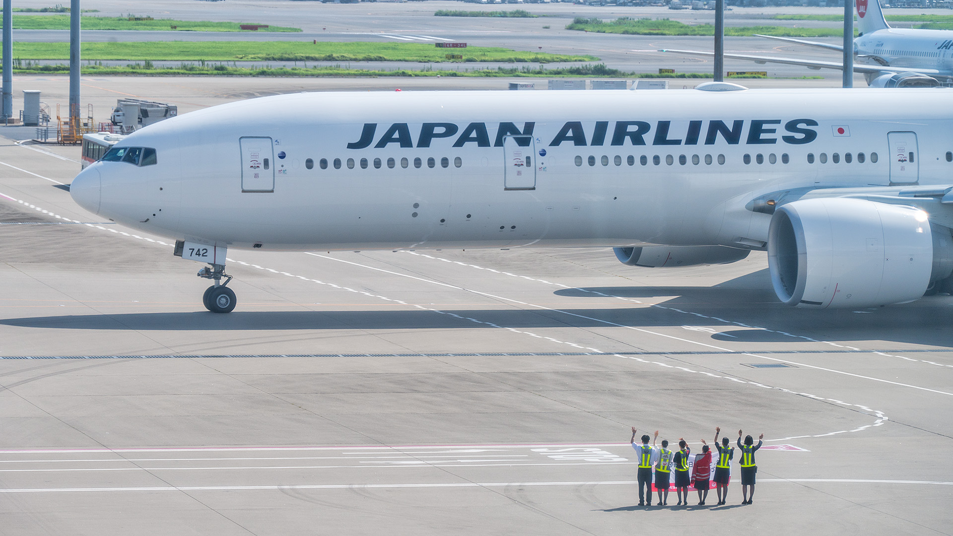 【JAL】ラグビー日本代表チーム出発セレモニーと搭乗便お見送りを実施 - Aviation Picks